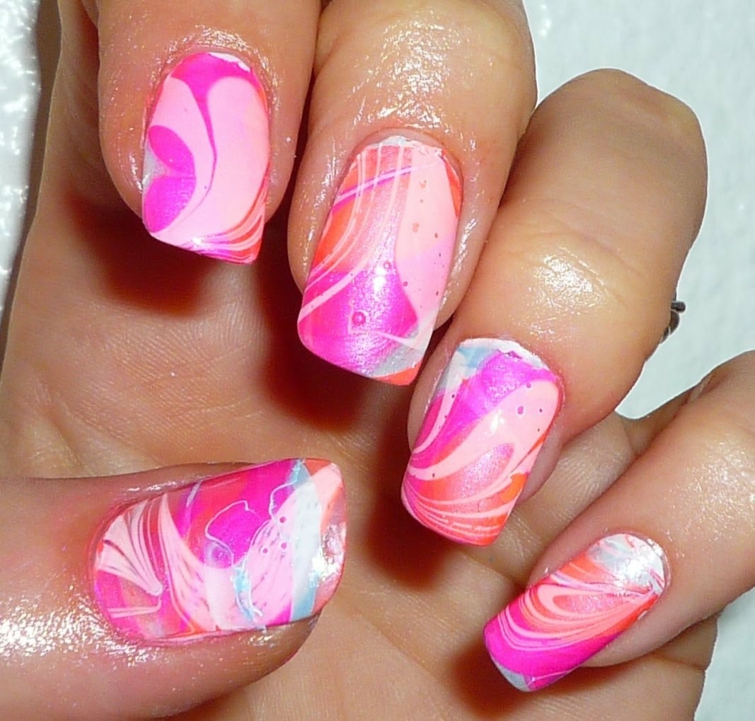 Ongle Effet Marbre Rose