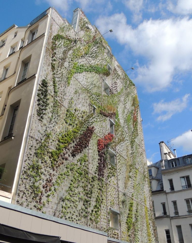 Bâtiment vert au cœur de la ville - quelques exemples du partout dans ...